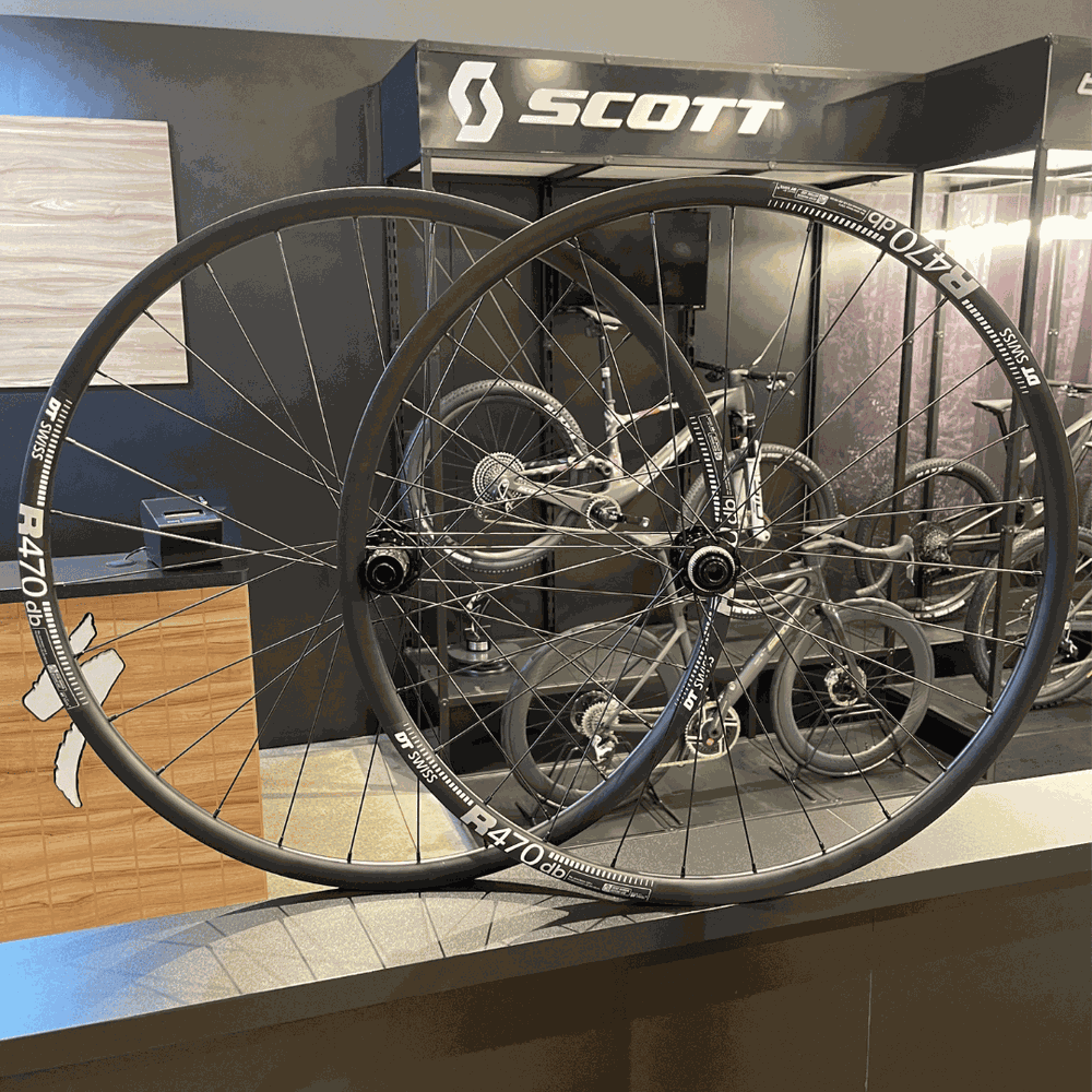 Rodas DT SWISS R470 em Alumínio com cubos SHIMANO